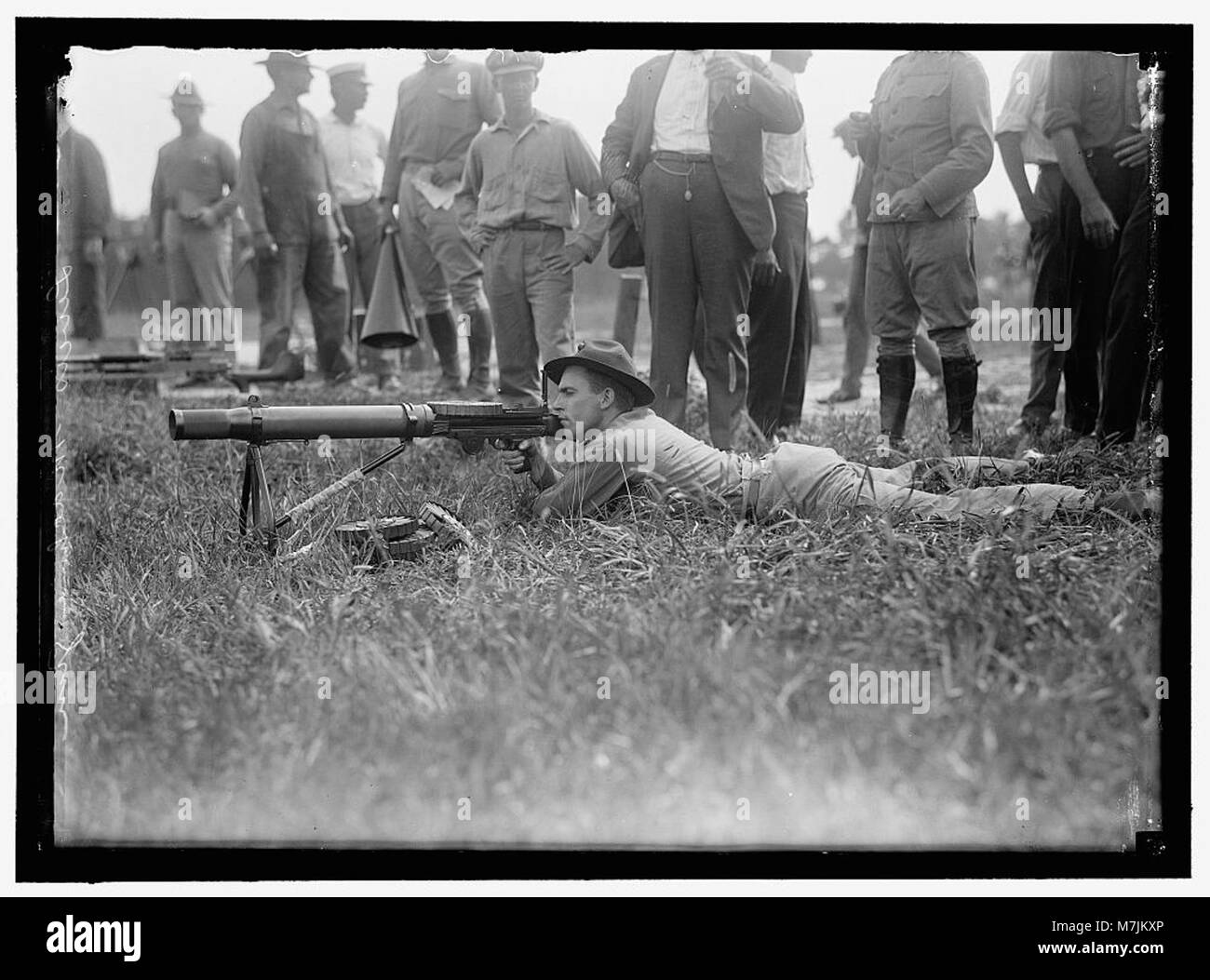 Lewis machine gun hi-res stock photography and images - Alamy