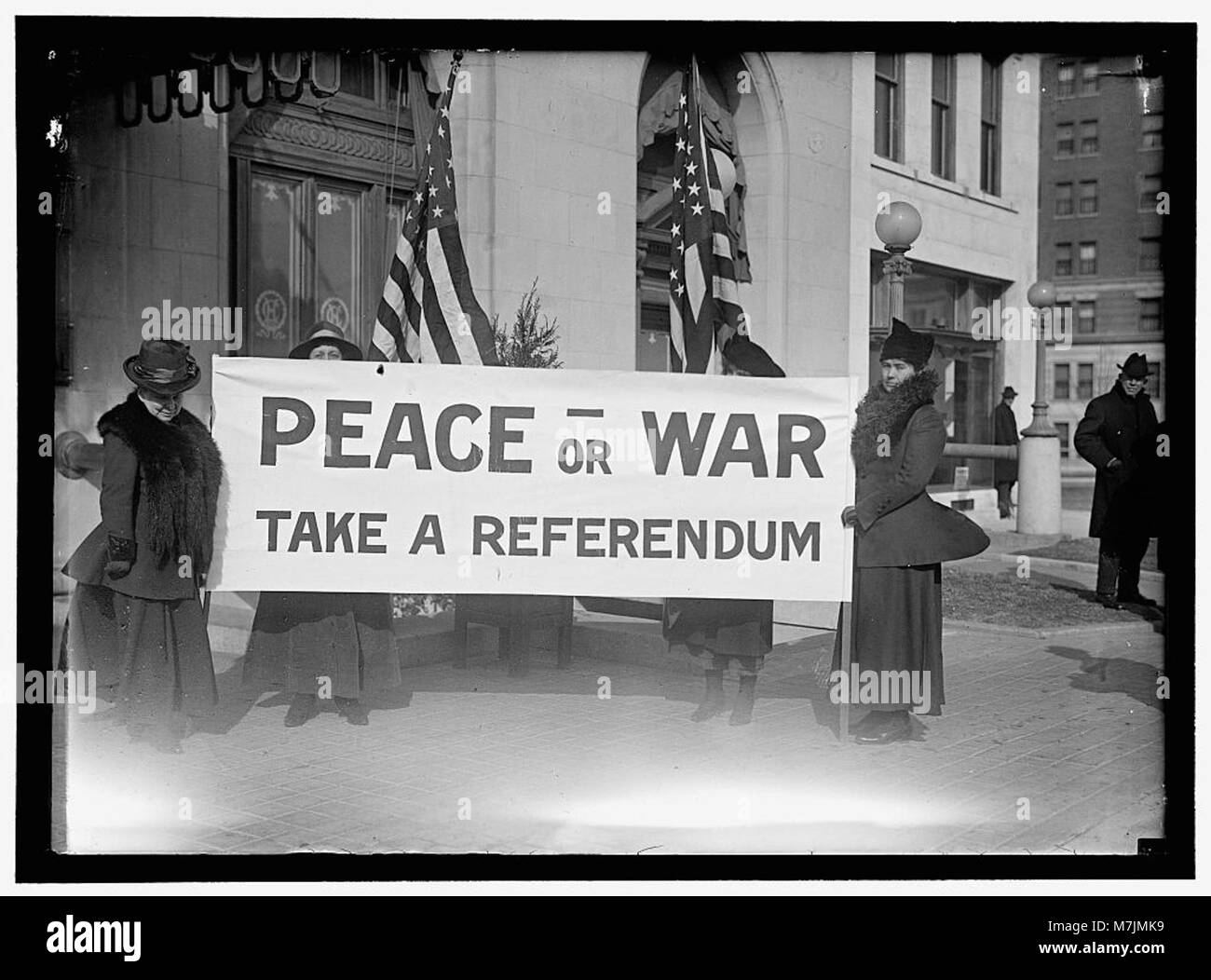 Pacifists hi-res stock photography and images - Alamy