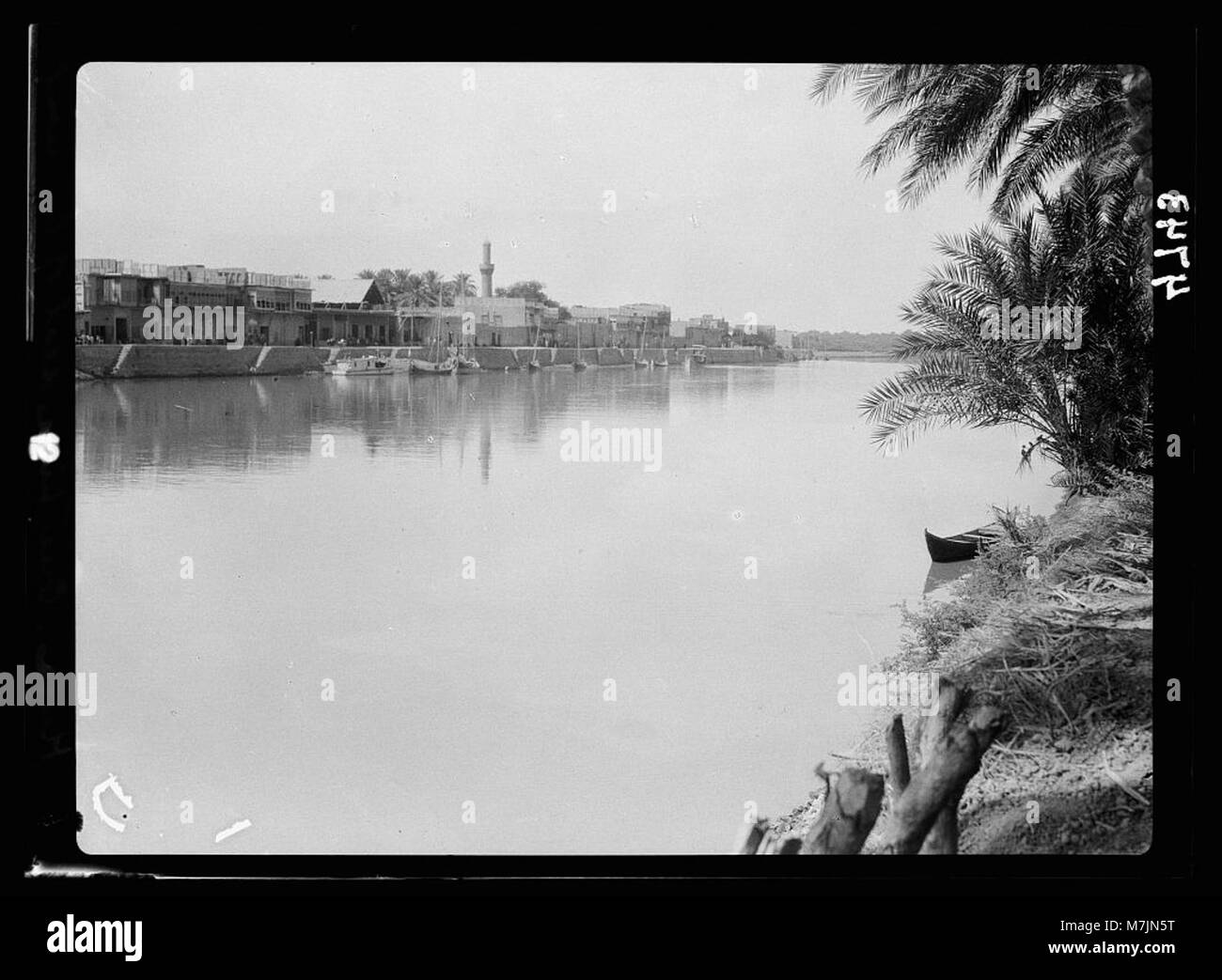 Scholars in library in mosque hi-res stock photography and images - Alamy