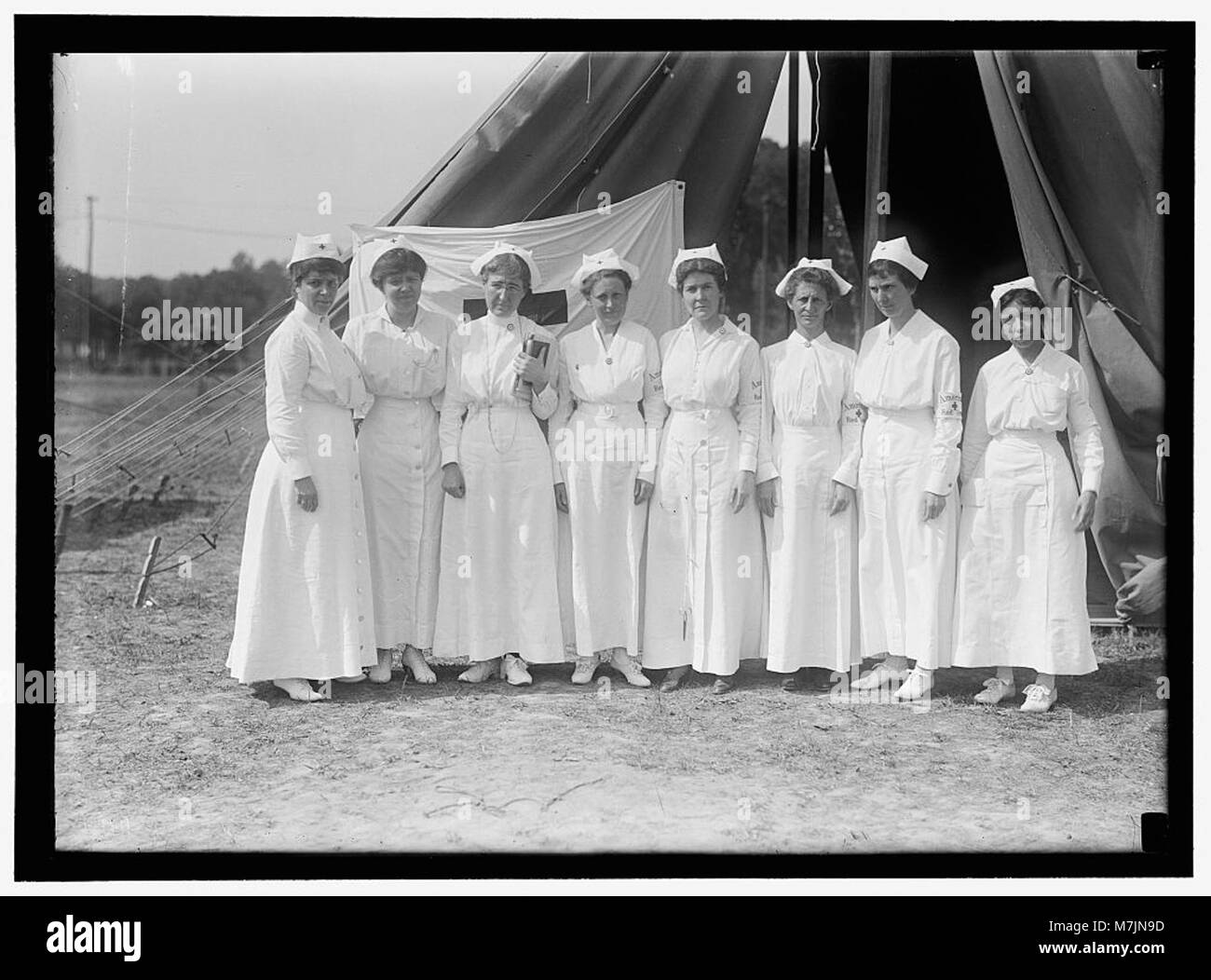 Image depicting red cross hi-res stock photography and images - Alamy