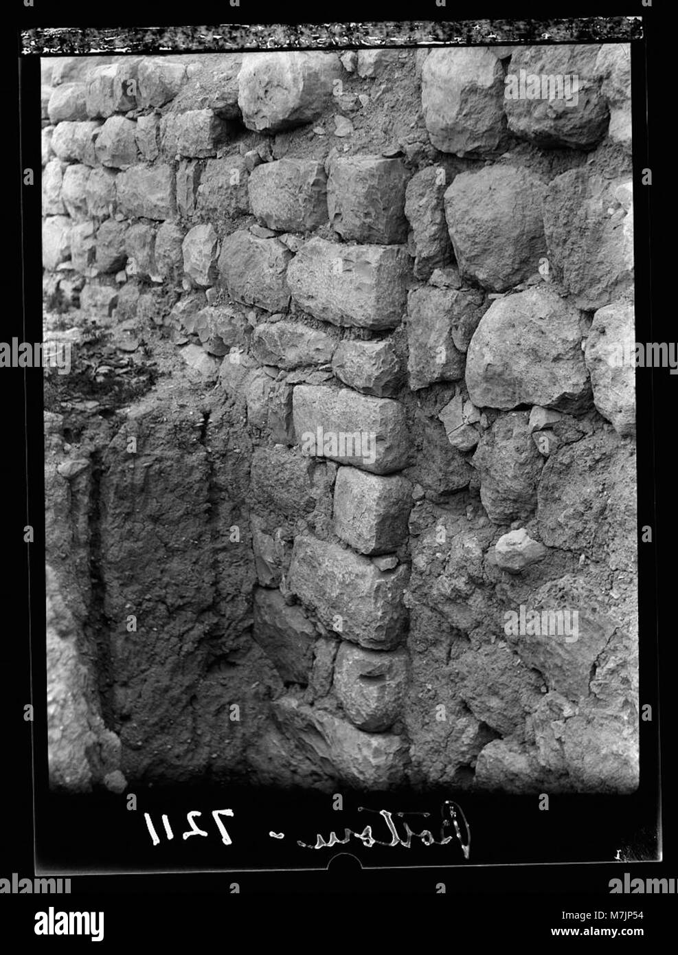 This image shows the junction between two sections of the Jewish palace ...