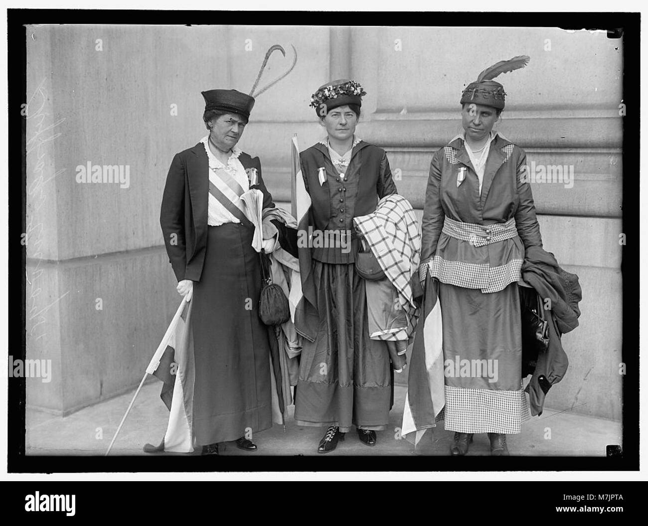 Group of suffragists hi-res stock photography and images - Alamy