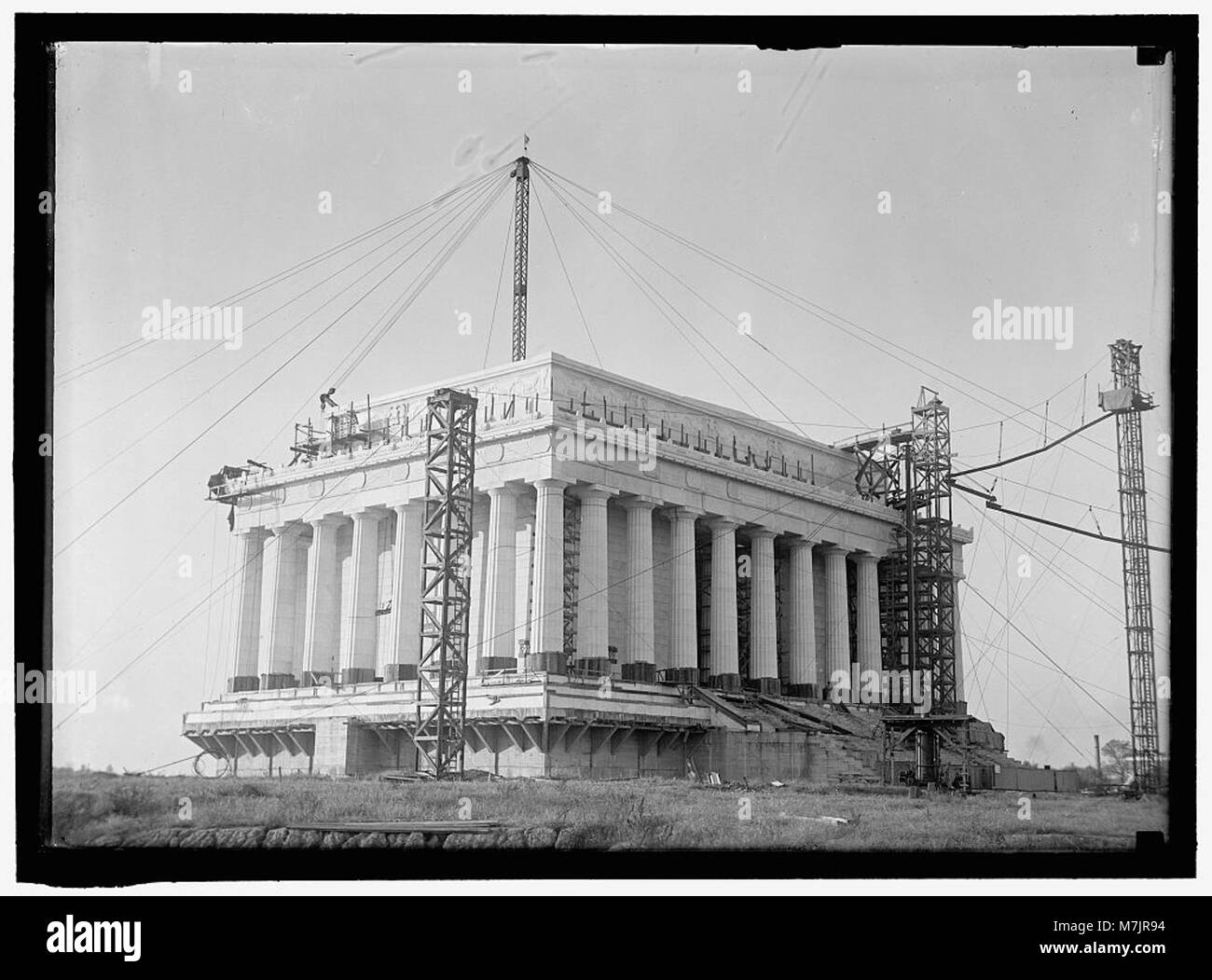 The Lincoln Memorial, under construction in this photograph, showcases ...