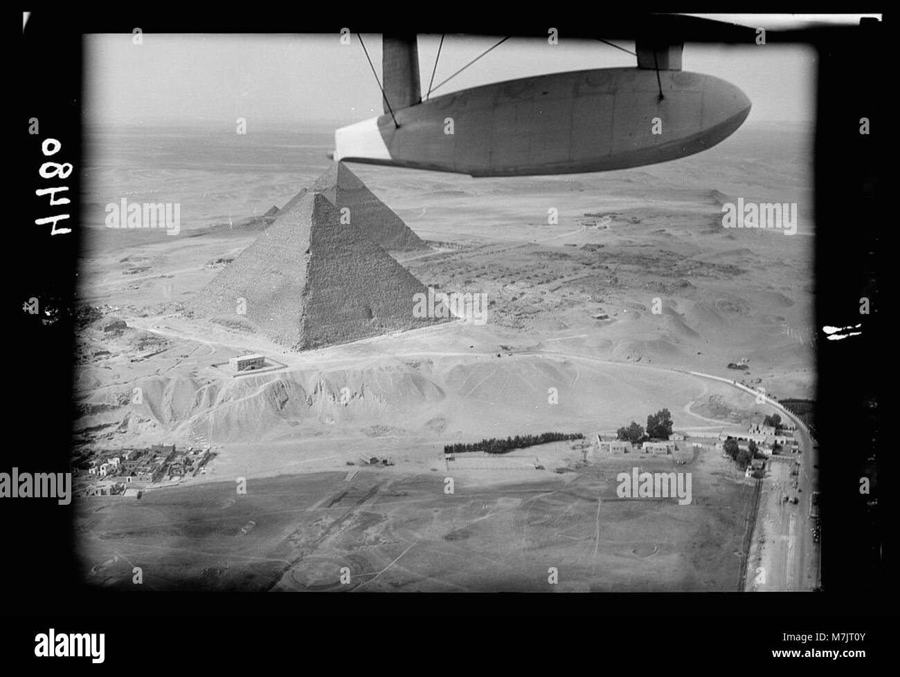 Pyramid of cheops illustration Black and White Stock Photos & Images ...