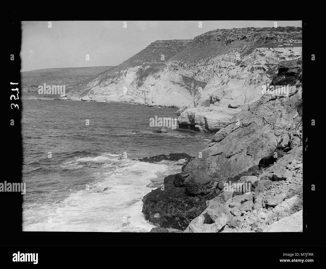 This image depicts various historical landmarks in Syria, including ...