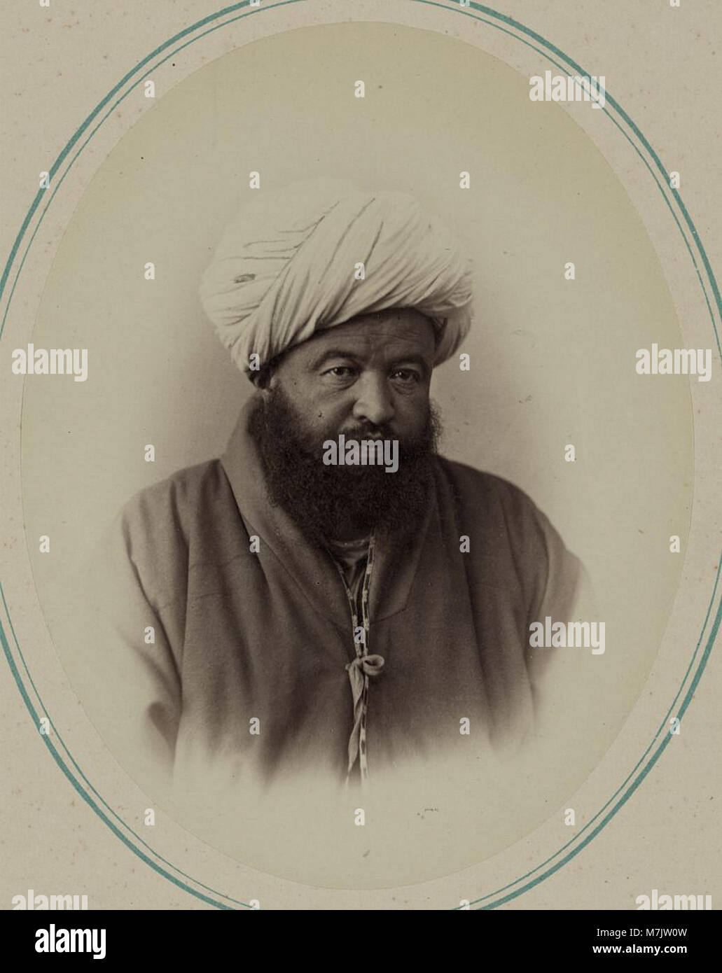 Uzbek man in traditional costume hi-res stock photography and images ...