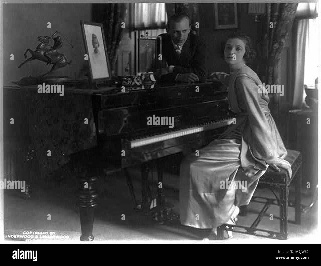 Entertainer dancing Black and White Stock Photos & Images - Alamy