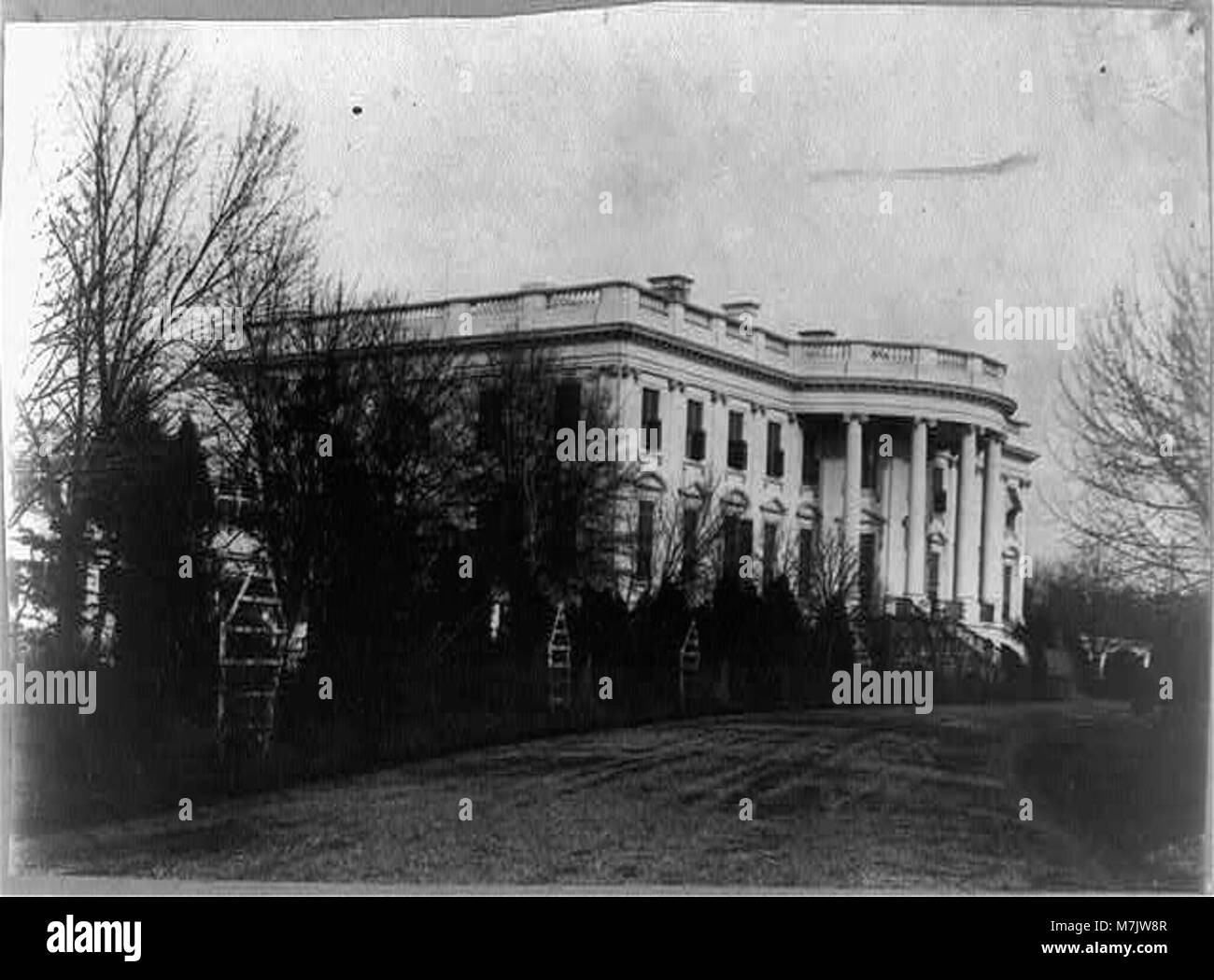 The South Front of the White House, one of the most iconic landmarks in ...