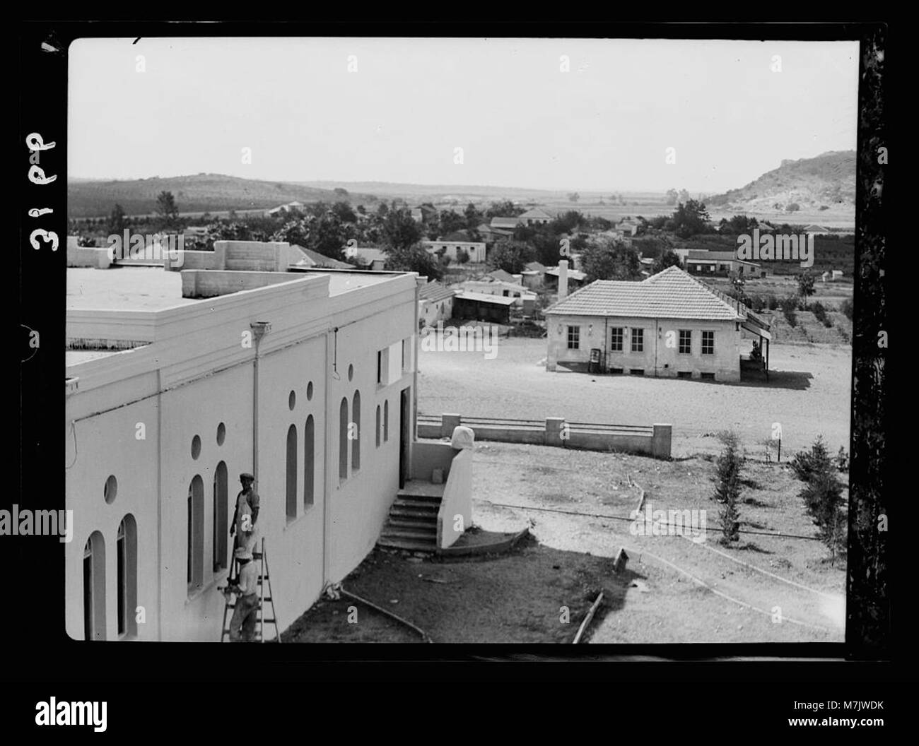 This photograph depicts Zionist colonies on the Sharon plain ...