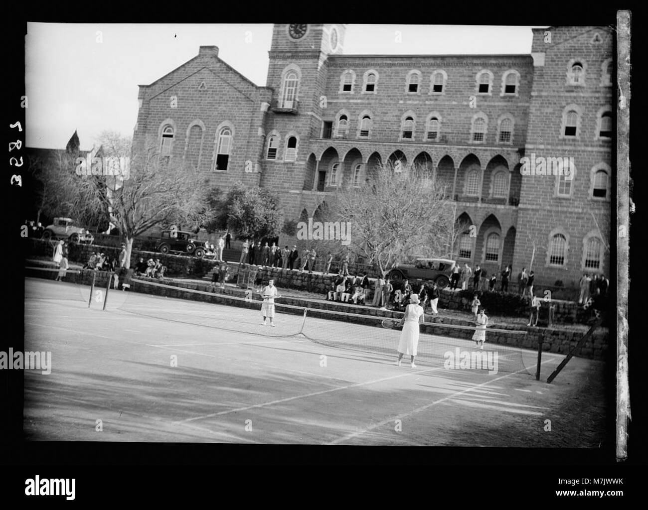 College courts hi-res stock photography and images - Alamy