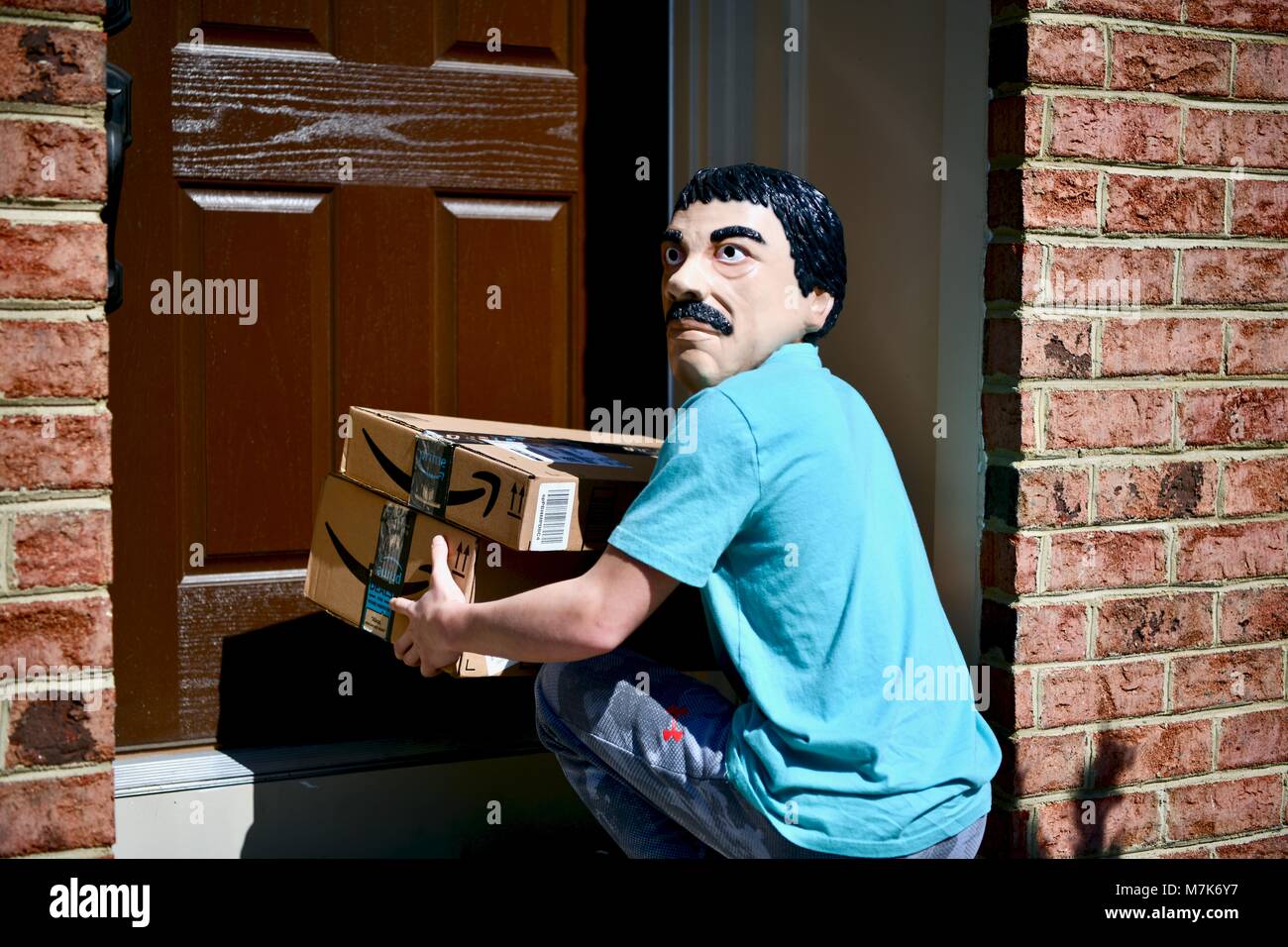 Amazon boxes man hi-res stock photography and images - Alamy