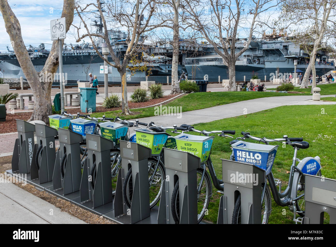 SAN DIEGO, CALIFORNIA, USA - Waterfront on Harbor Drive in Downtown San ...