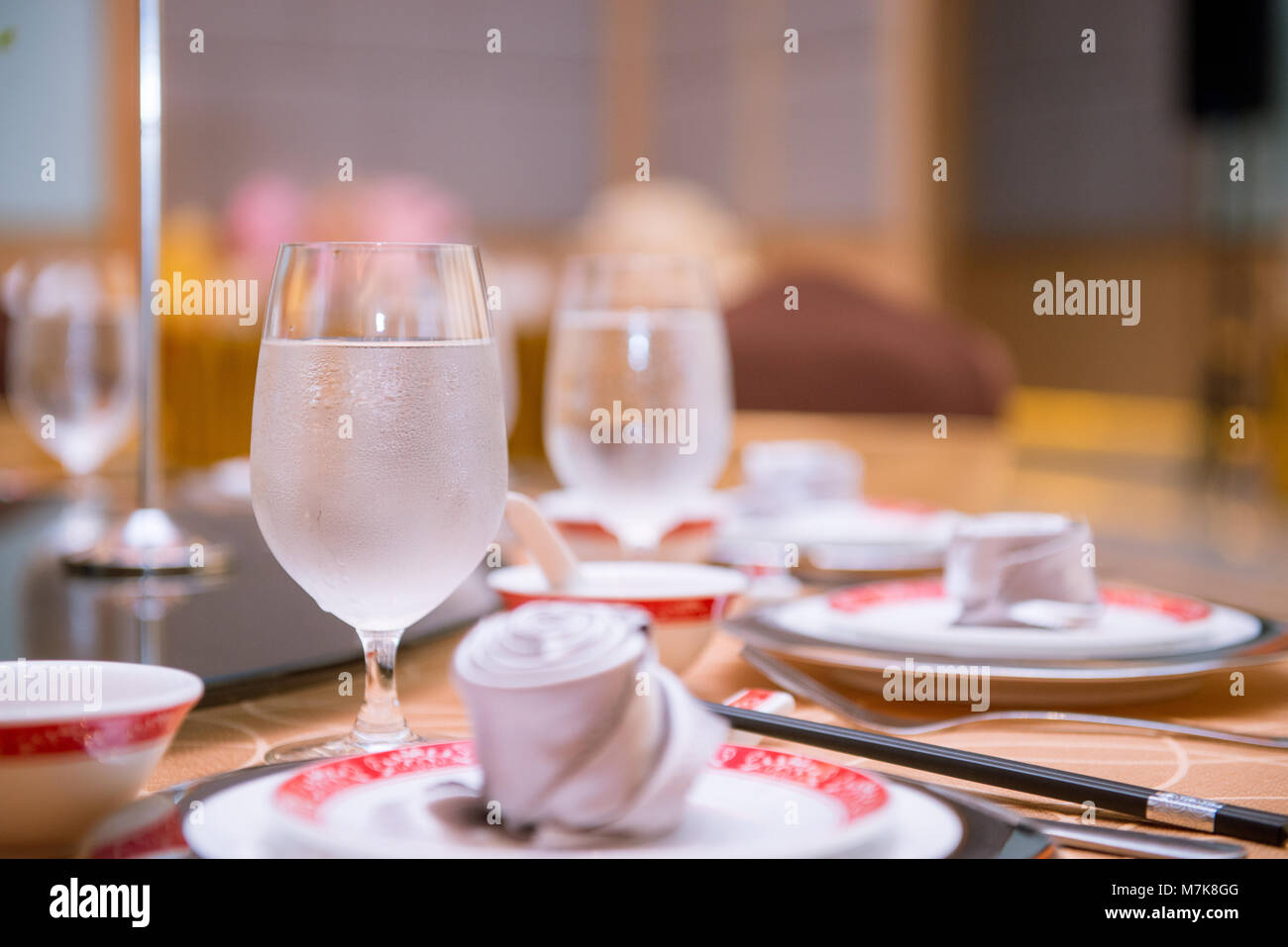Dinner table ice water glass hi-res stock photography and images - Alamy