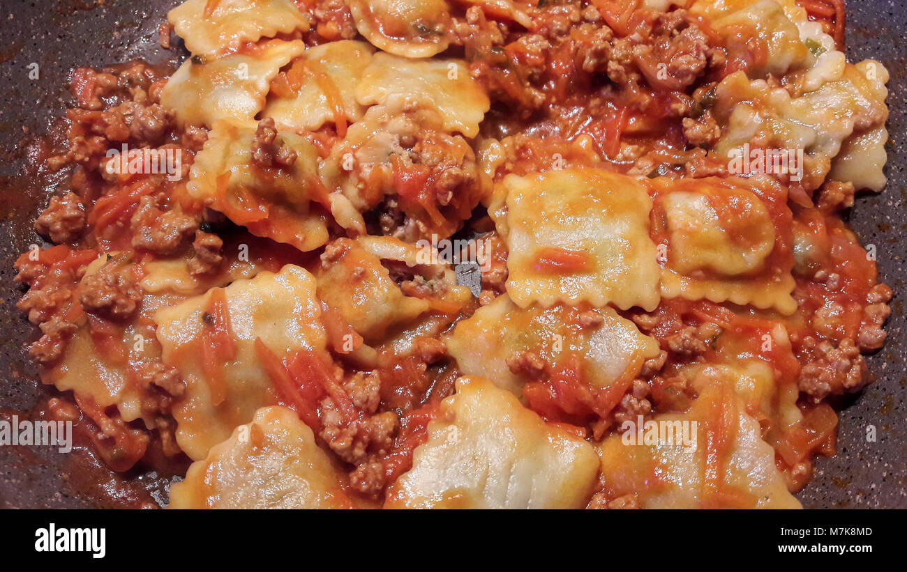 Ravioli ragout sauce italian hi-res stock photography and images - Alamy
