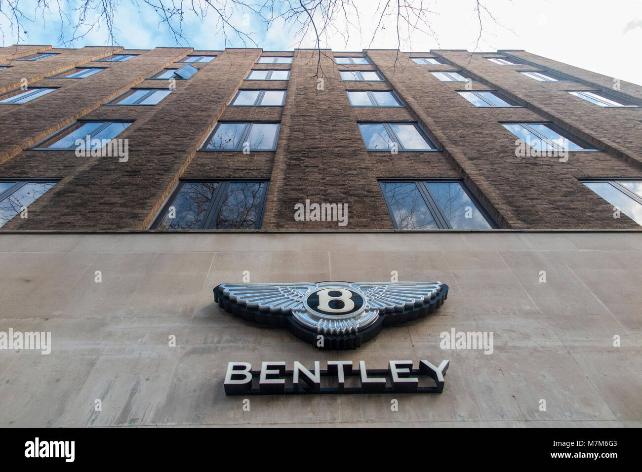 Bentley logo hi-res stock photography and images - Alamy