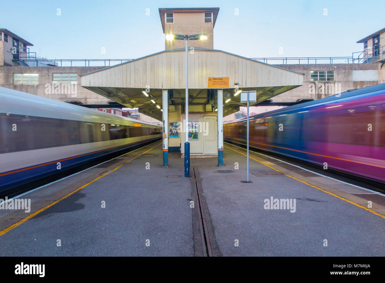 South western trains woking hi-res stock photography and images - Alamy