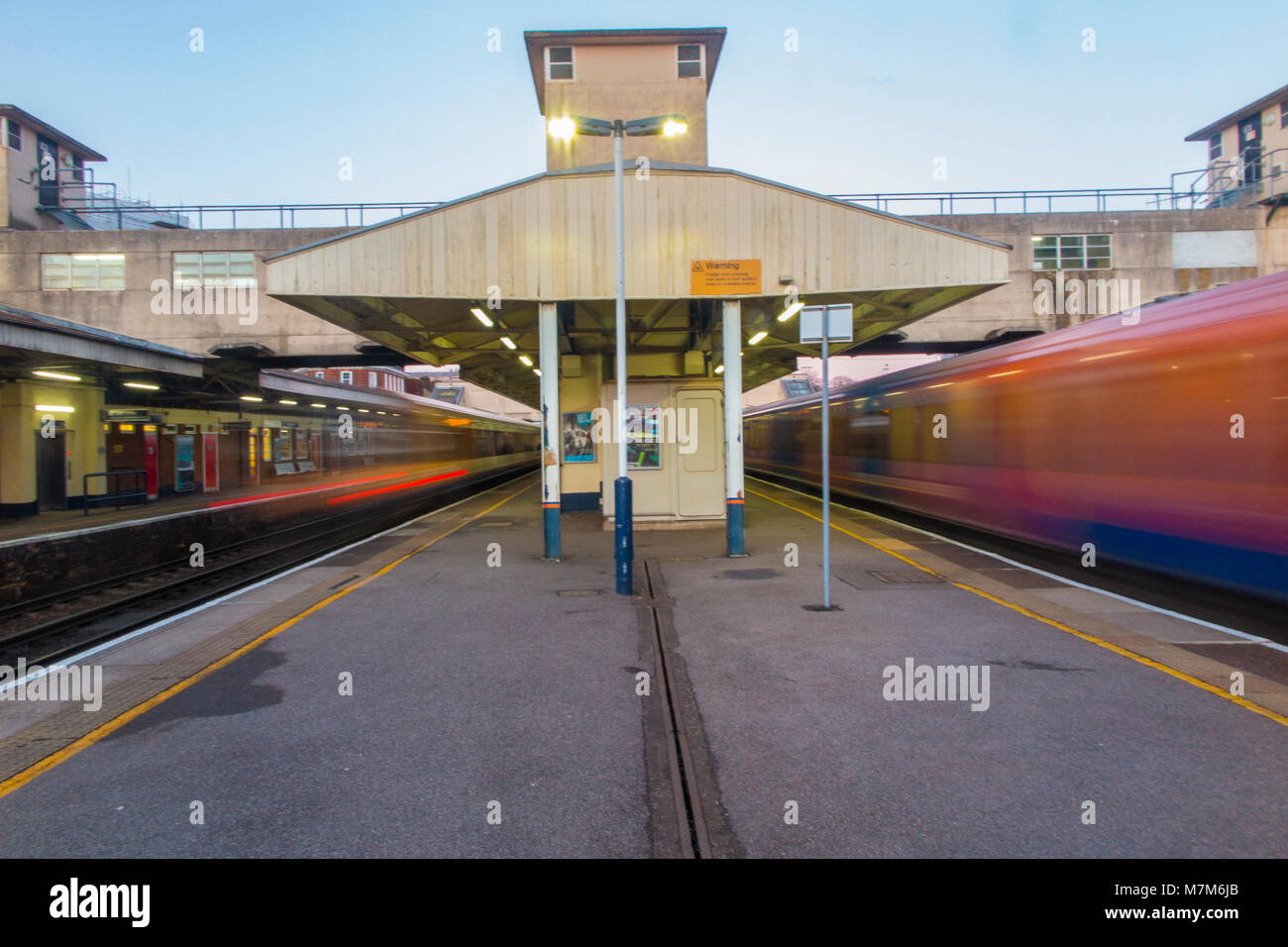 South western trains woking hi-res stock photography and images - Alamy