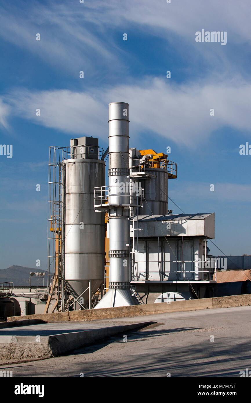 Asphalt production hi-res stock photography and images - Alamy