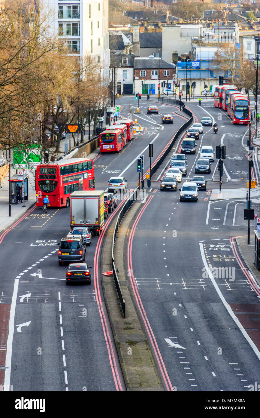 Gyratory road hi-res stock photography and images - Alamy