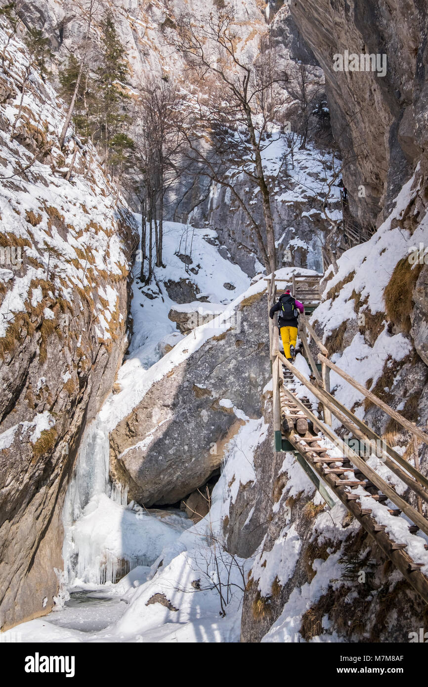 Wooden snow bridges hi-res stock photography and images - Alamy
