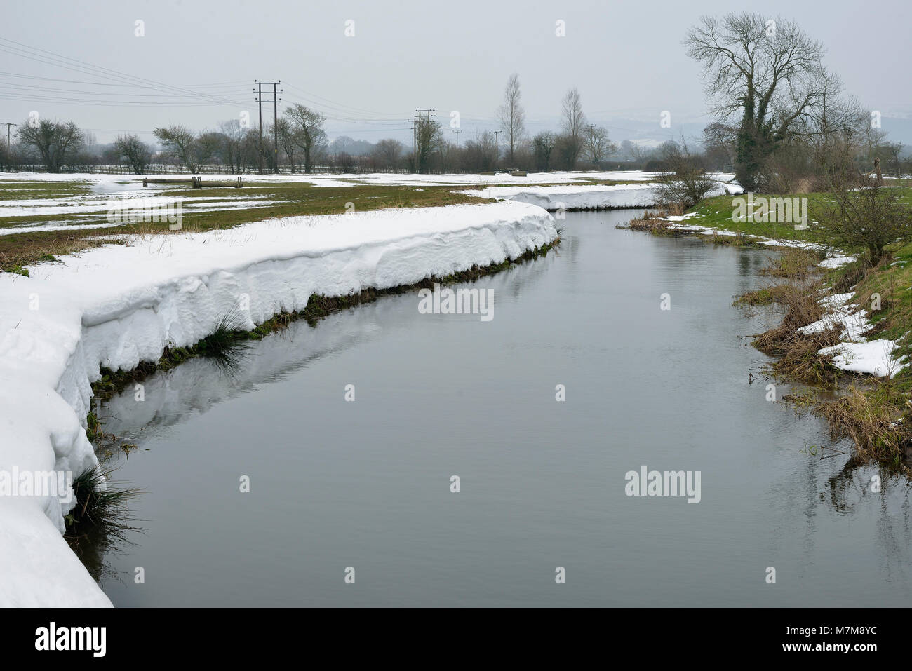 River Yeo in Snow, Congresbury, Somerset March 2018 Stock Photo - Alamy