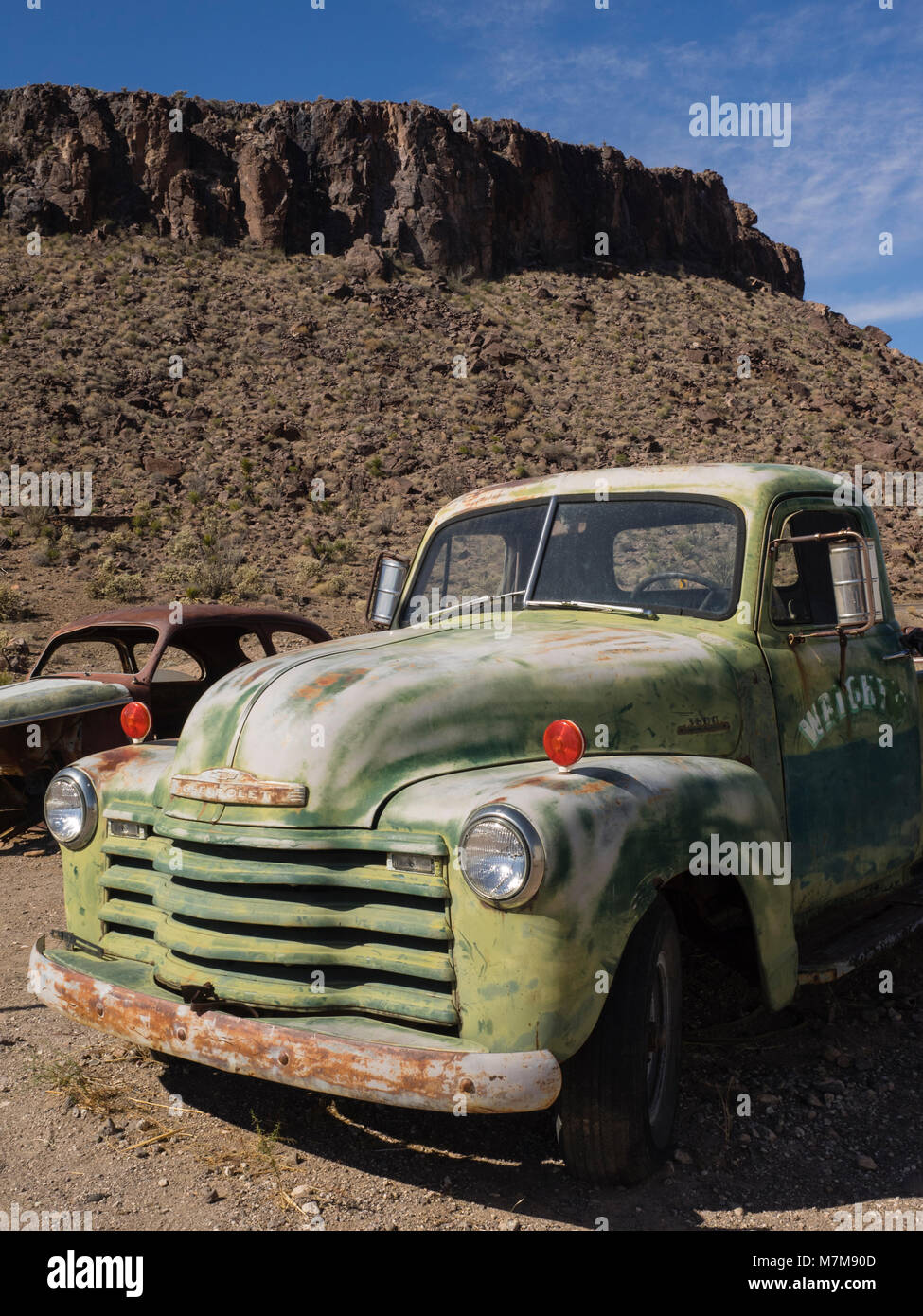 Pickup Truck In Desert Stock Photos & Pickup Truck In Desert Stock ...