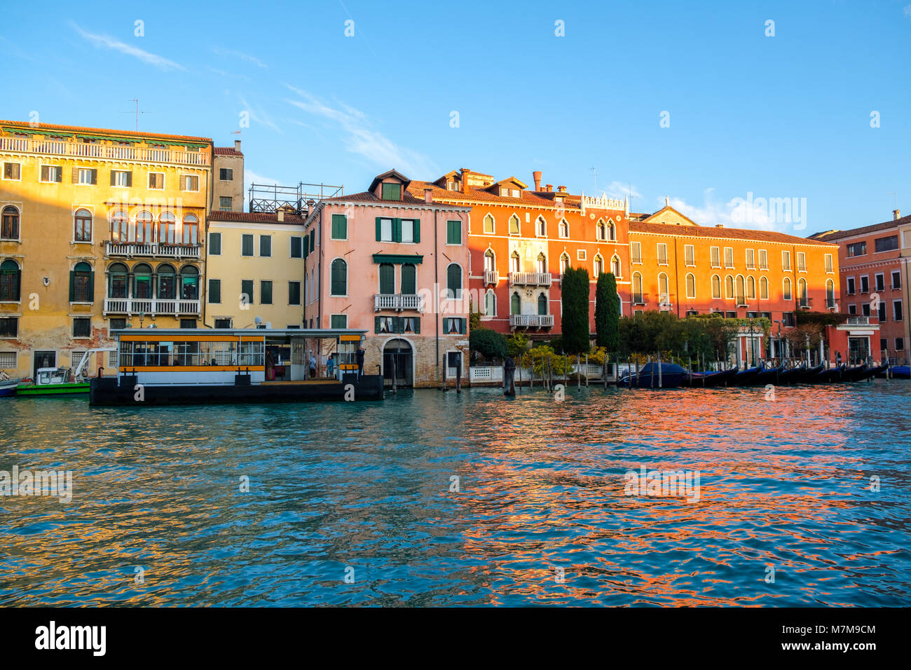 Ancient architecture traditional buildings in Grand Canal, Venice ...