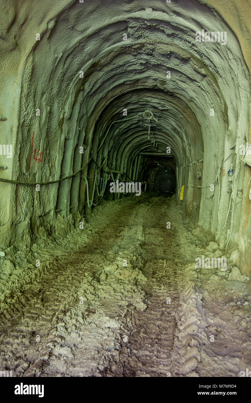 Rail tunnel collapse hi-res stock photography and images - Alamy