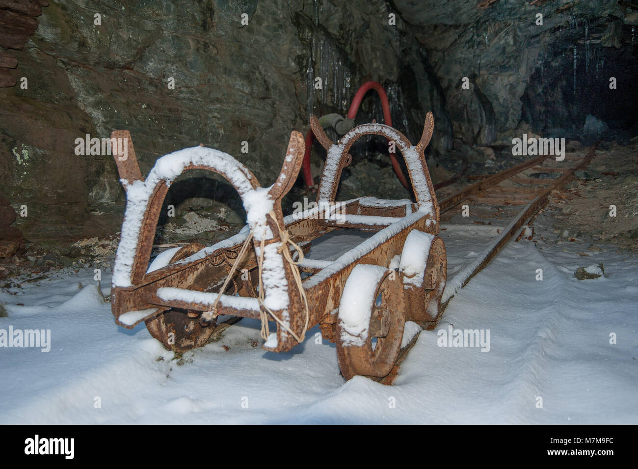 Mine shaft collapse hi-res stock photography and images - Alamy