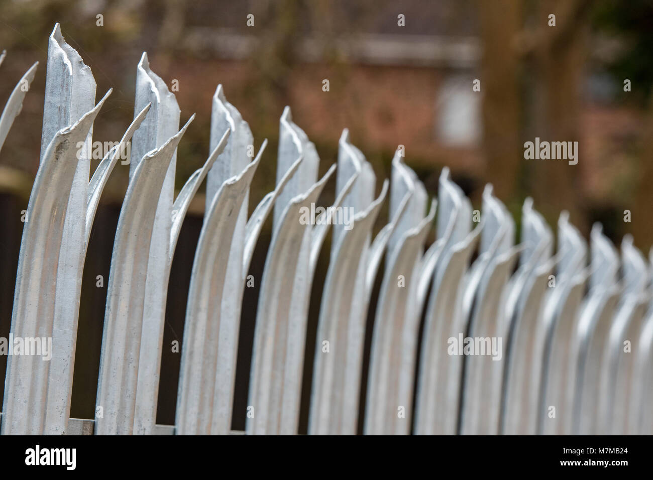 palisade fencing panels for security on site with razor sharp tips to ...