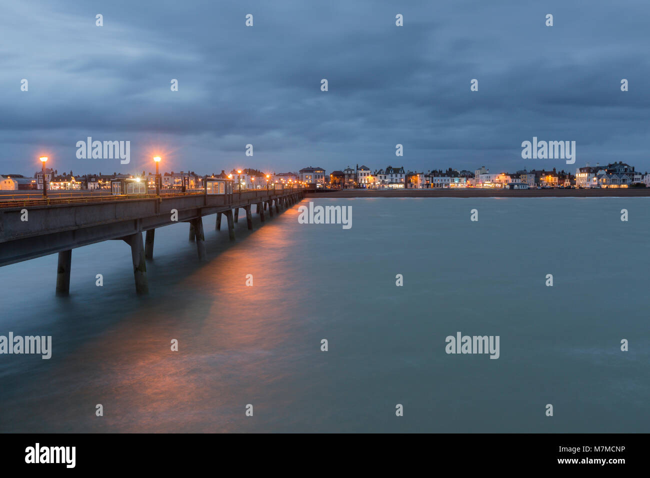 Deal pier looking inland hi-res stock photography and images - Alamy