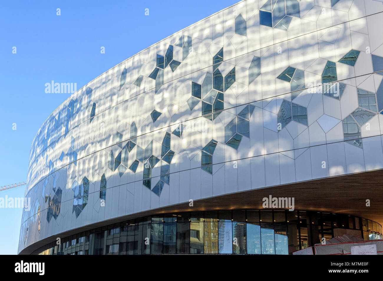 Located adjacent to the Calgary City Hall, the New Central Library will ...