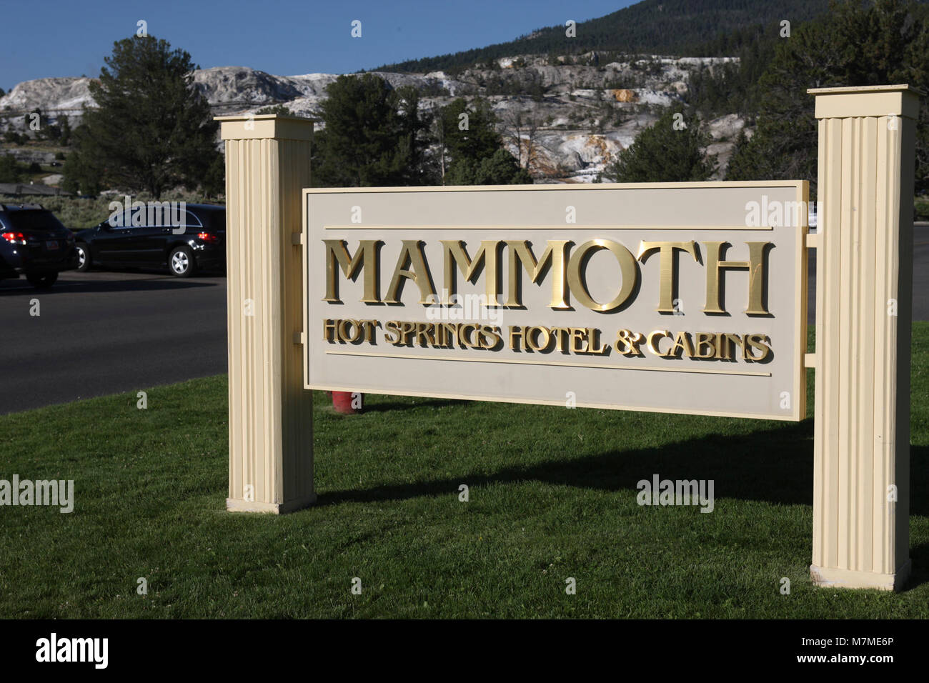 Mammoth Hot Springs Hotel, sign Mammoth Hot Springs Hotel, sign Stock ...
