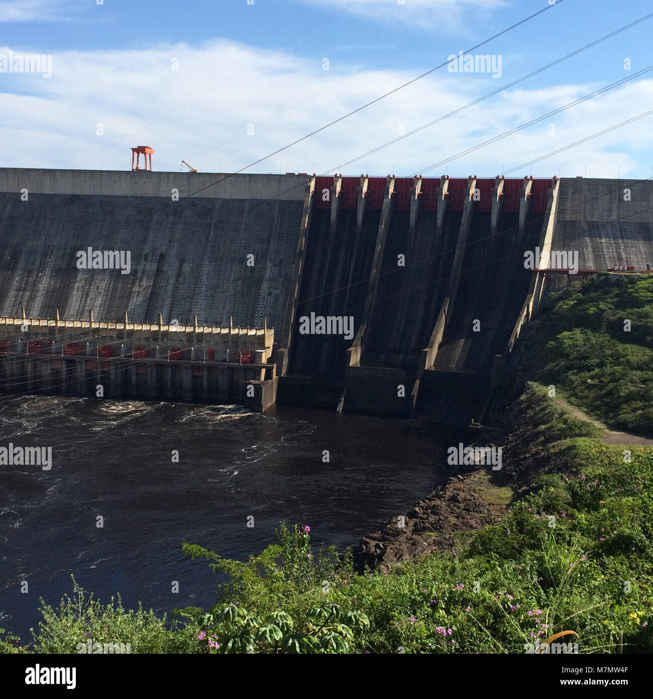 The Simón Bolívar Hydroelectric Plant, also known as the Guri Dam ...
