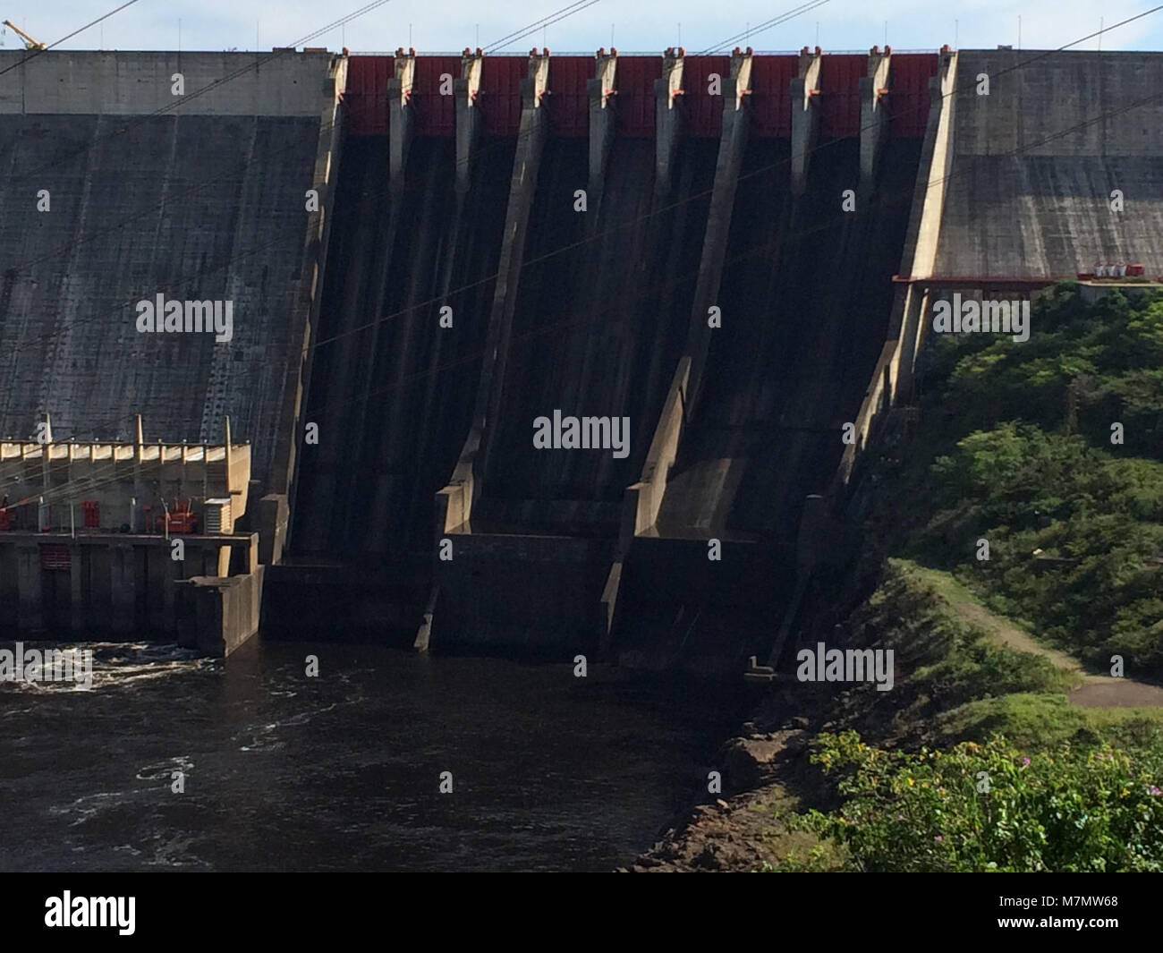 The Guri Dam, also known as the Simón Bolívar Hydroelectric Plant, is a ...