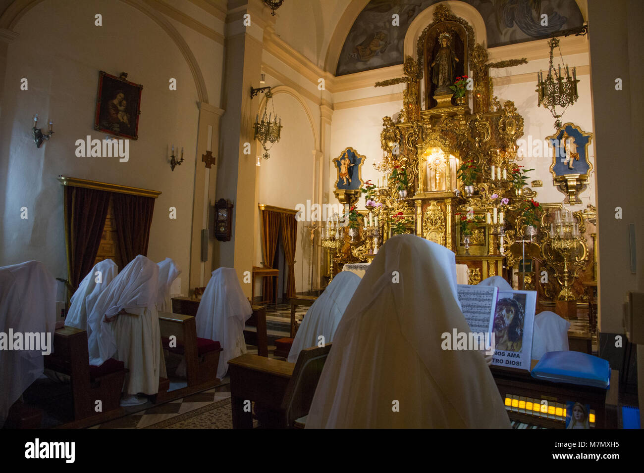 Cloistered nuns hi-res stock photography and images - Alamy