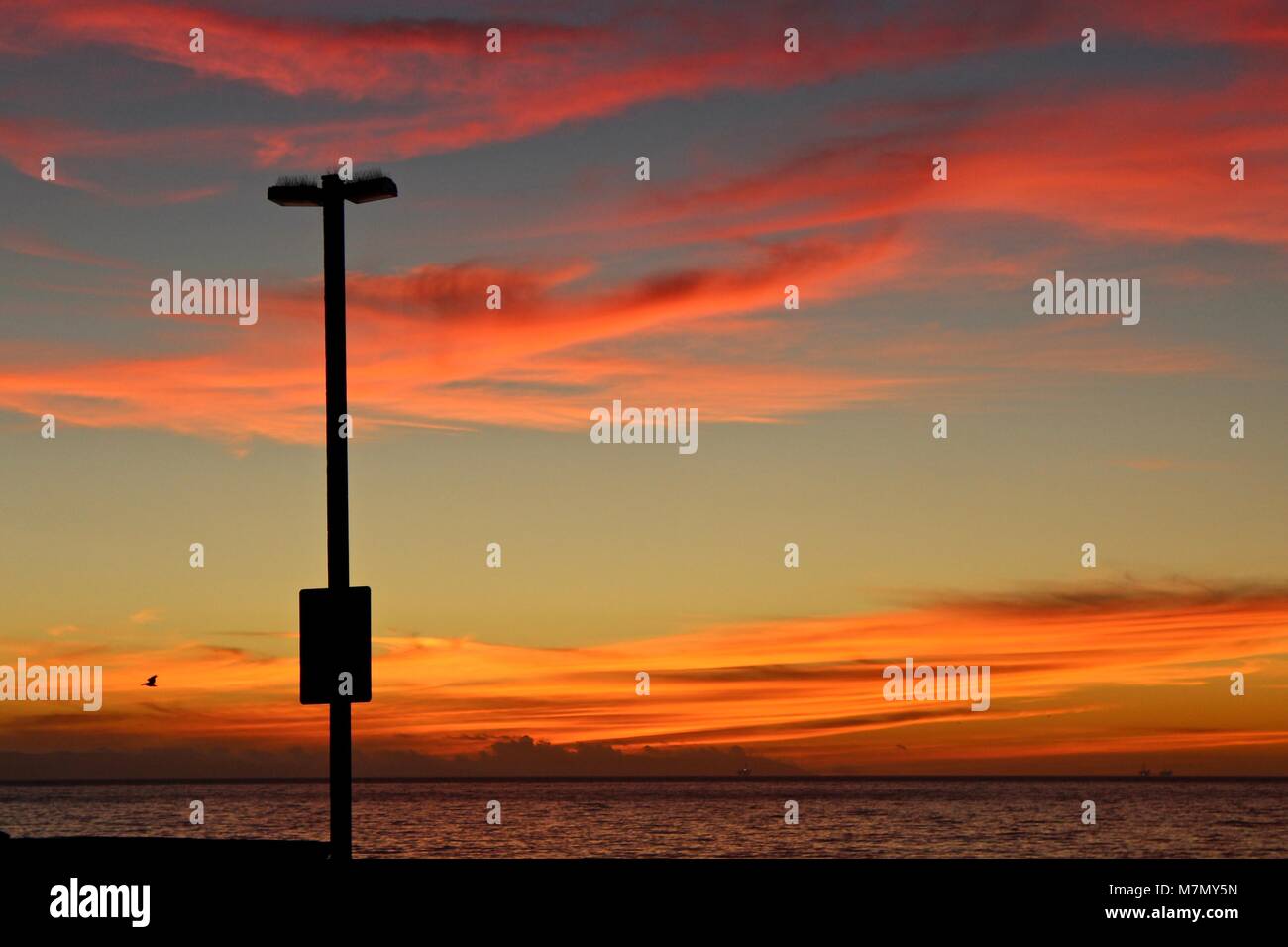 Orange and pink sunset hi-res stock photography and images - Alamy