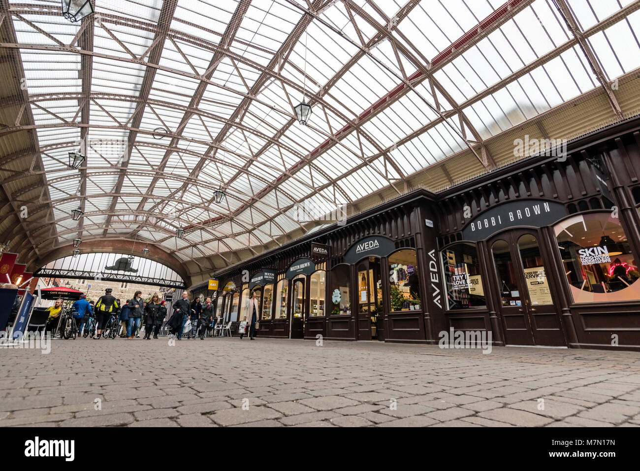 Shopping arcade hi-res stock photography and images - Alamy