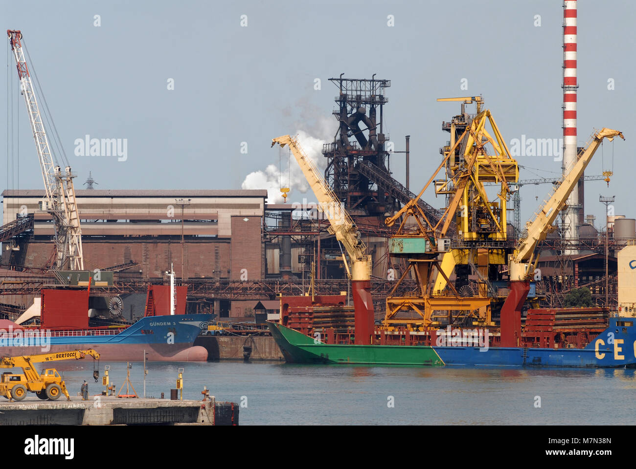 Piombino steelworks hi-res stock photography and images - Alamy