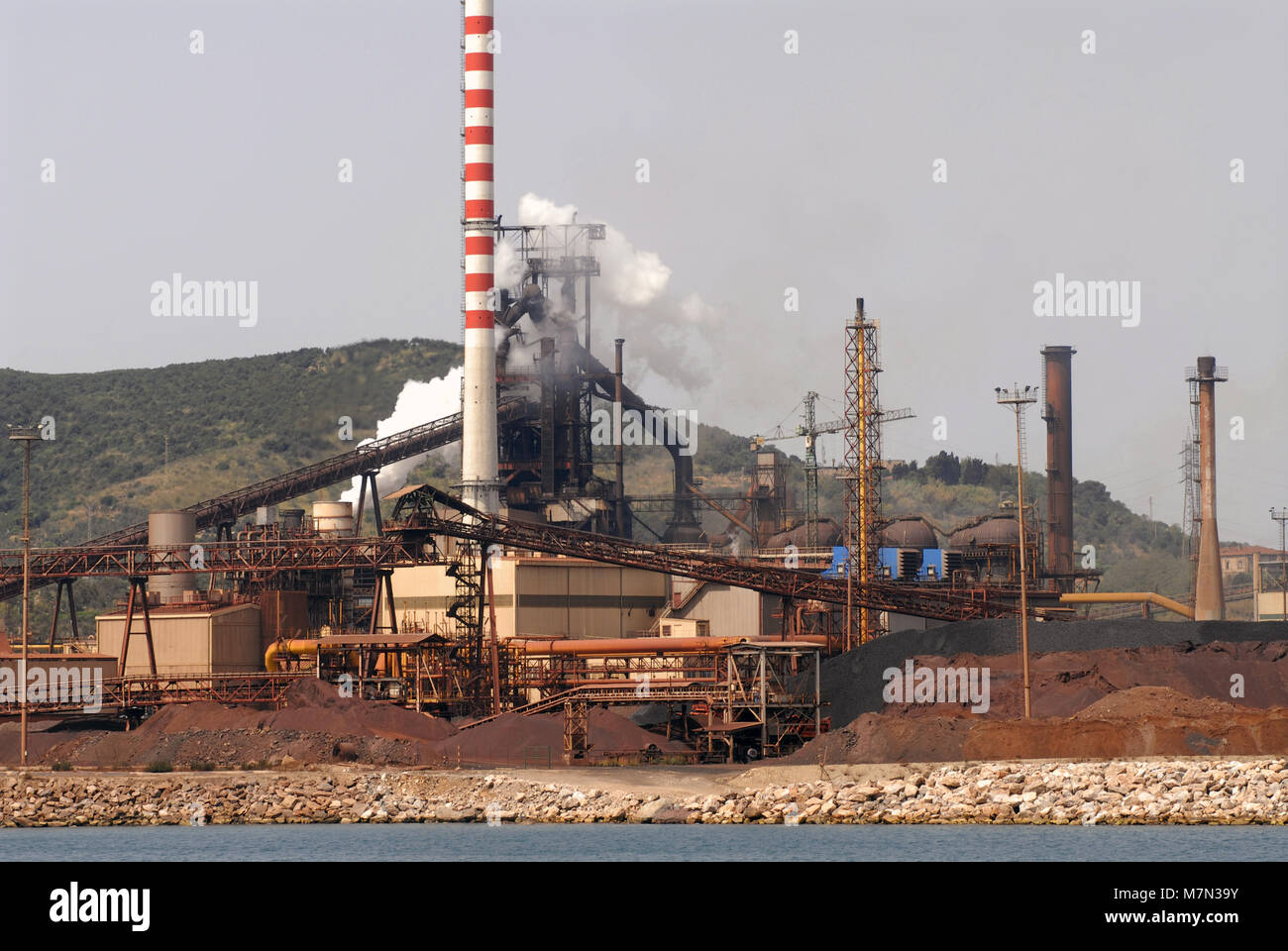 Tuscany (Italy), Piombino steel plant Stock Photo - Alamy
