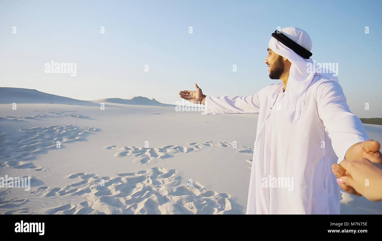 Portrait of beautiful Arabian Sheikh Emirate male tourist guide Stock ...