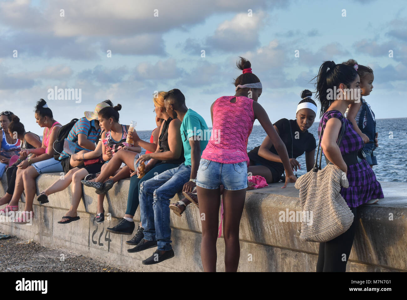 Cuban people enjoying a Sunday afternoon, Habana Vieja Stock Photo - Alamy