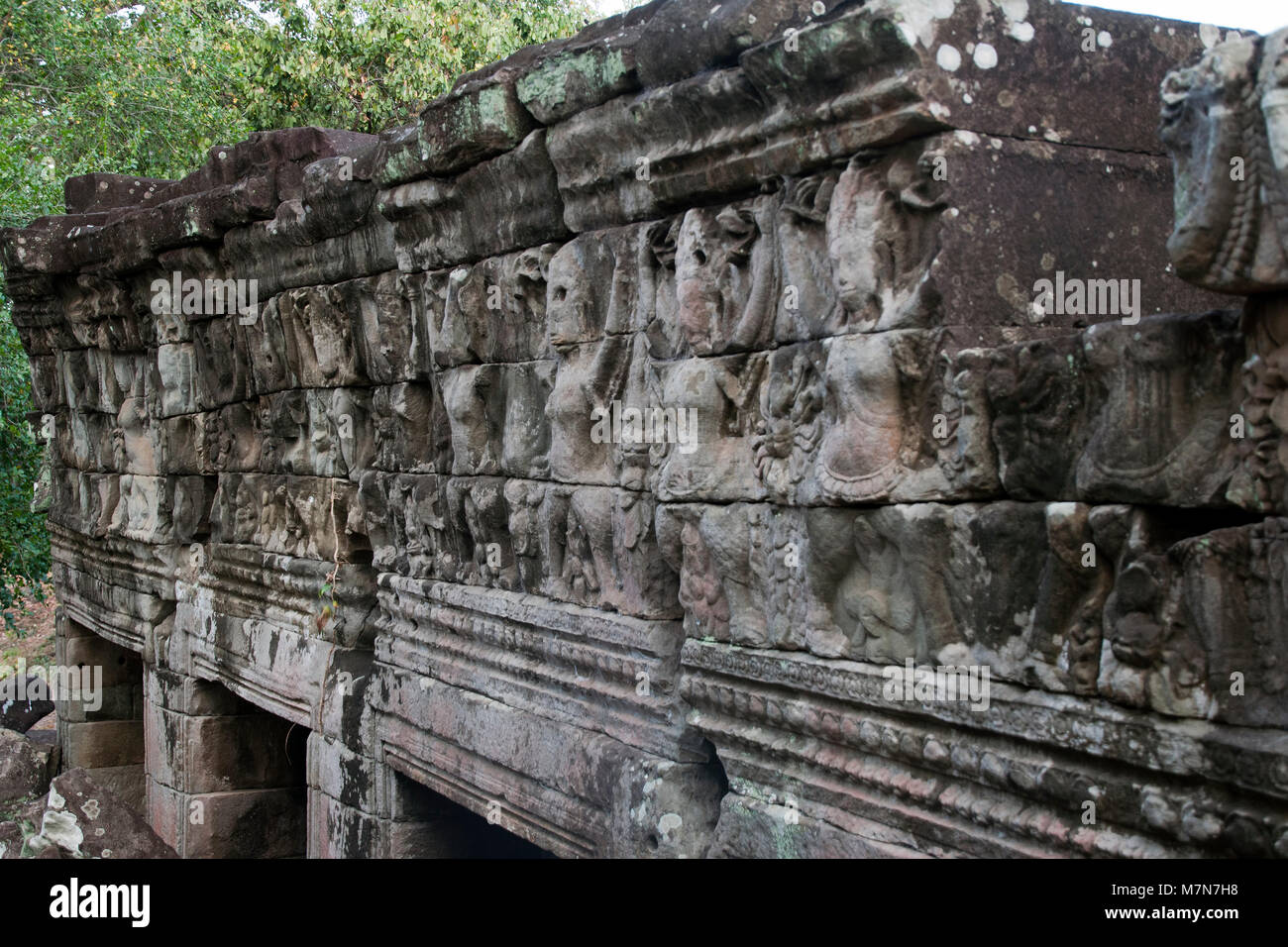 Banteay Chhmar Cambodia, carvings of female garuda dancers at Banteay ...