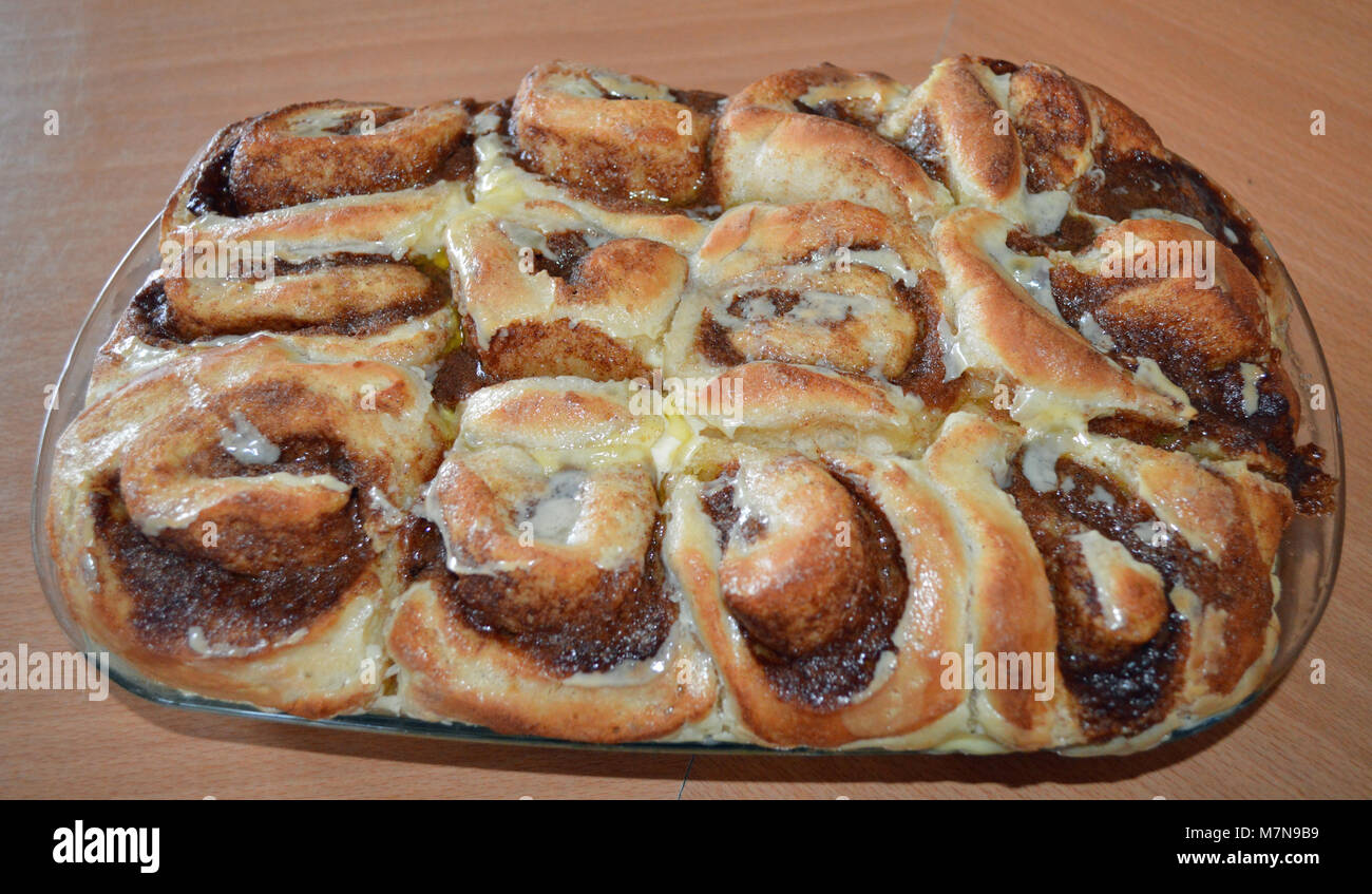 Burned buns hi-res stock photography and images - Alamy
