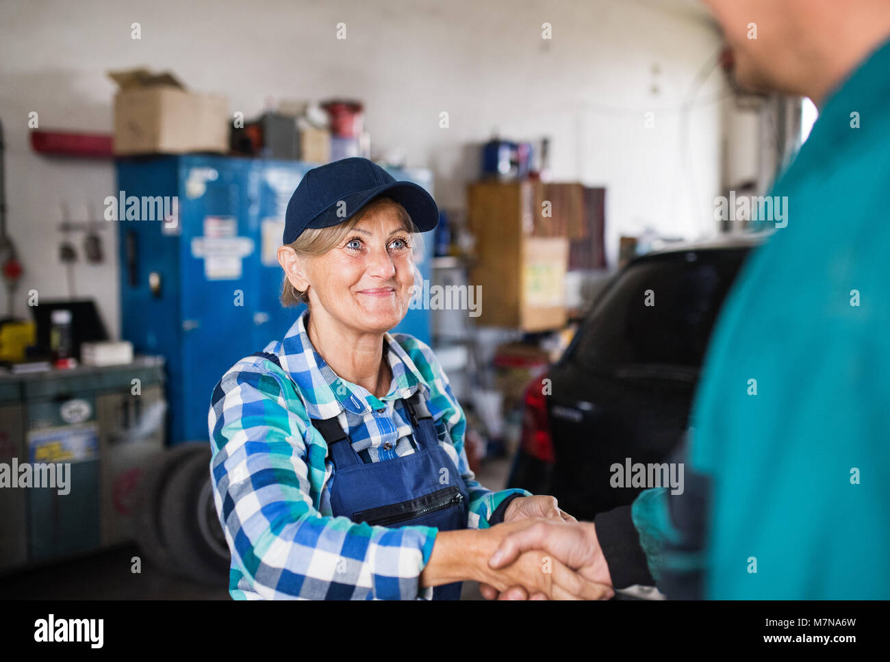 Mechanic senior customer hi-res stock photography and images - Alamy