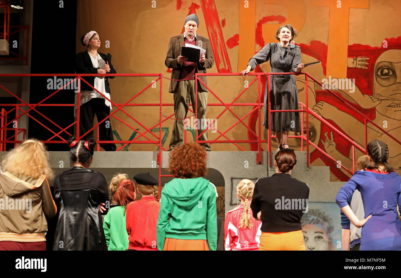 27 February 2018, Germany, Rostock: production design - 'The trainers ...