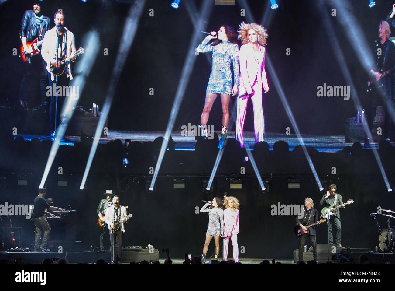 London, England. 11th March 2018, Karen Fairchild, Kimberly Schlapman ...