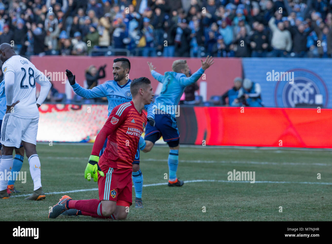 New York, USA. 11th Mar, 2018.Goalkeeper David Bingham (1) of LA Galaxy ...