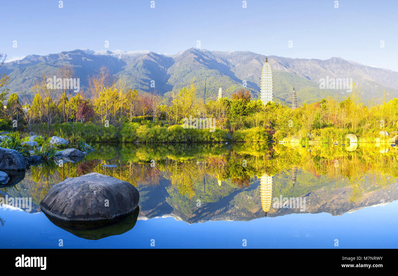 Yunnan, Yunnan, China. 12th Mar, 2018. Scenery of Erhai Lake in south ...