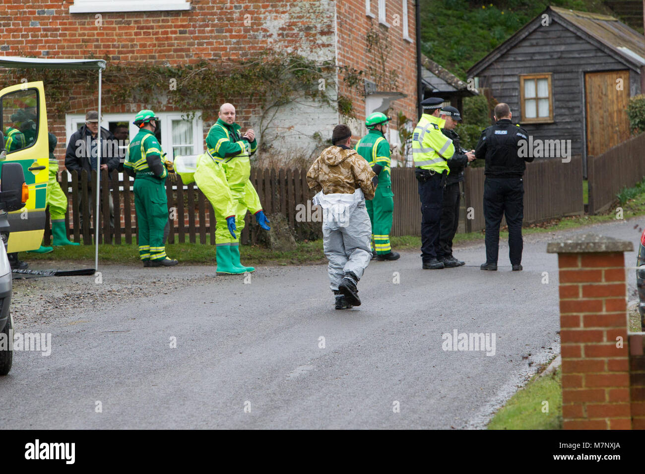 Police hazmat suits hi-res stock photography and images - Alamy